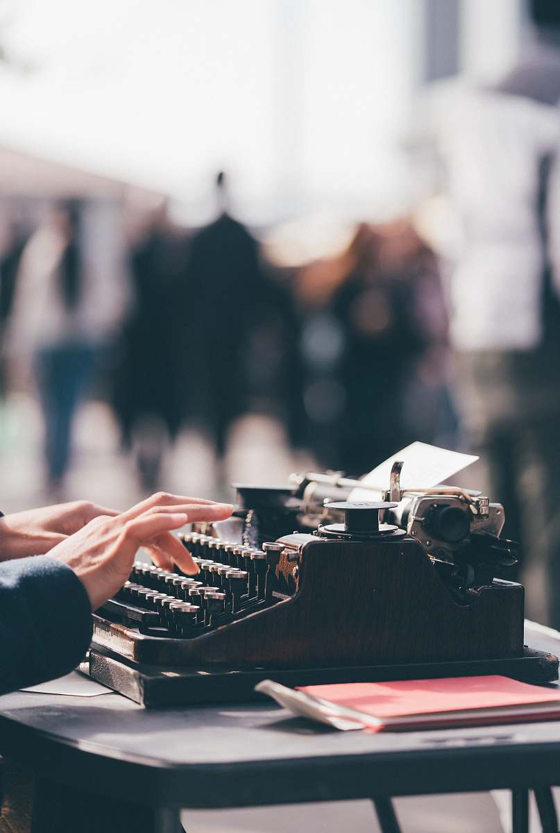 Typewriter Person Using Black Typewriter Ferry Plaza Farmers Market